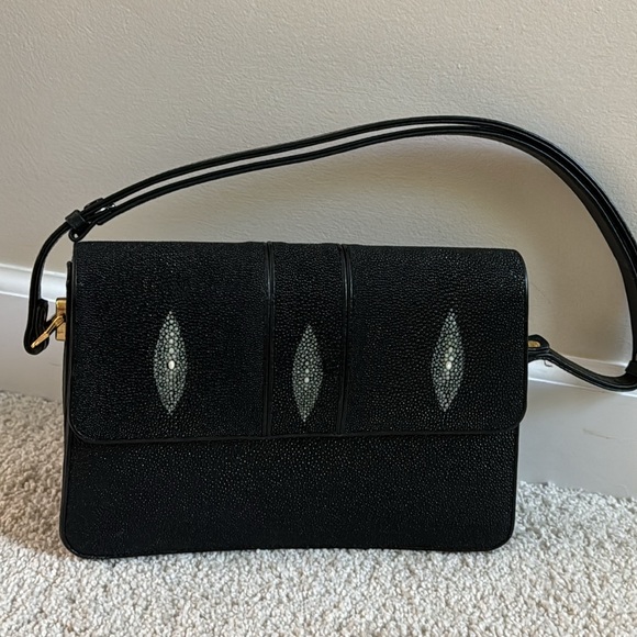 Stingray Eastern Leather | Bags | Eastern Leather Stingray Bag Unique ...